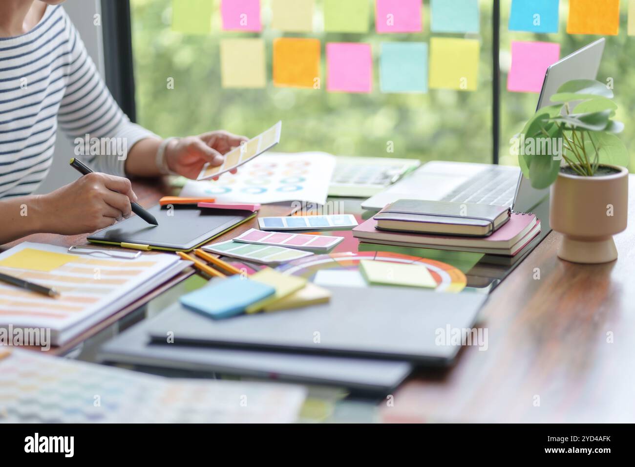 Creative graphic designer work hi-res stock photography and images - Alamy