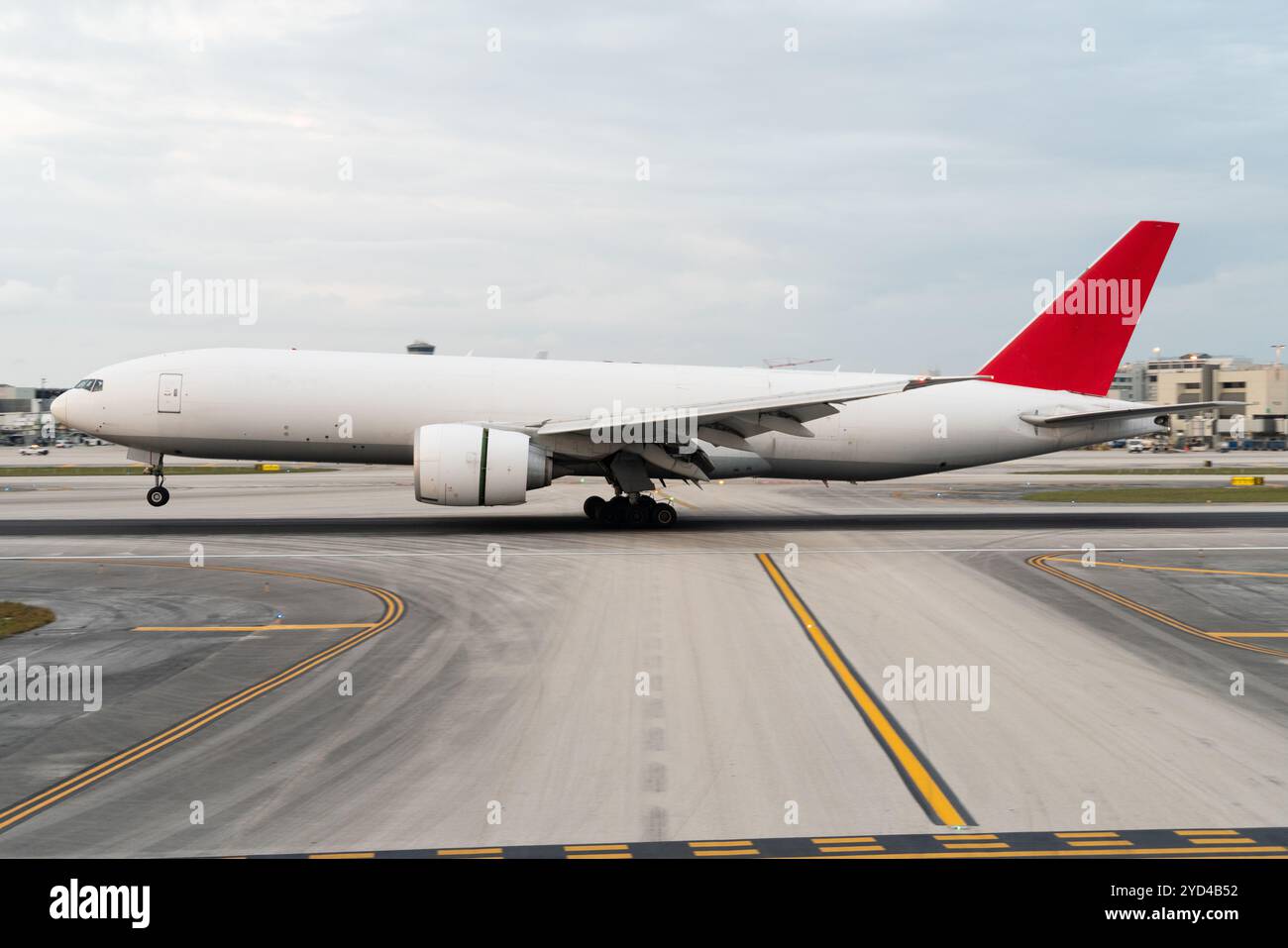 Heavy cargo plane landing at Miami Stock Photo - Alamy