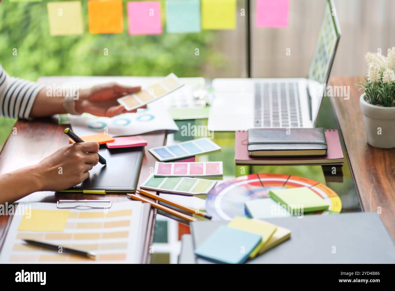 Creative graphic designer work hi-res stock photography and images - Alamy