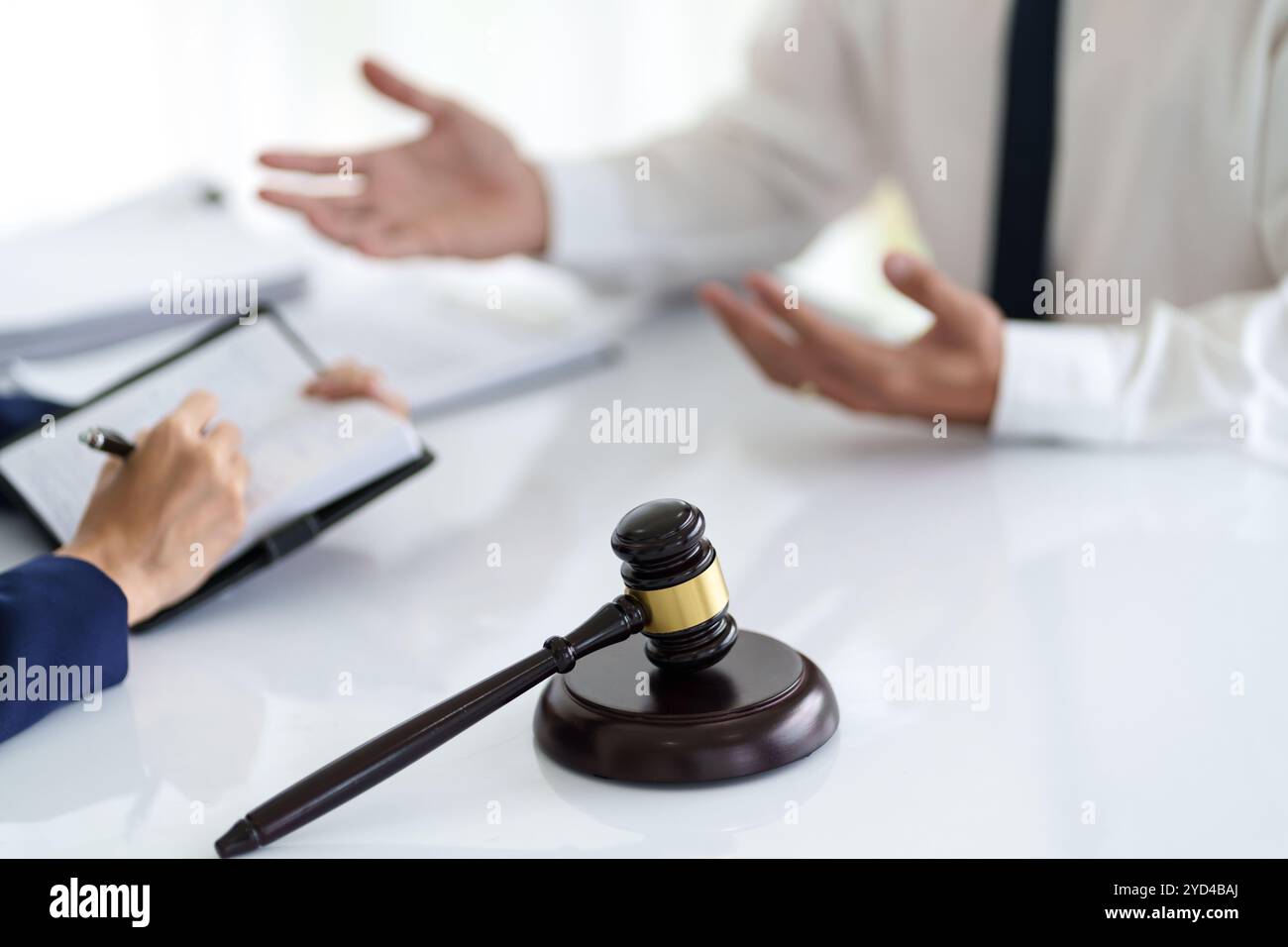Customer discuss hi-res stock photography and images - Alamy
