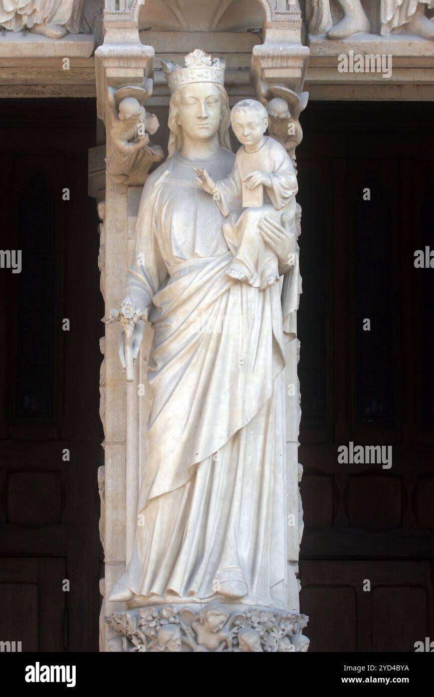 Blessed Virgin Mary with baby Jesus, Notre Dame Cathedral, Portal of ...