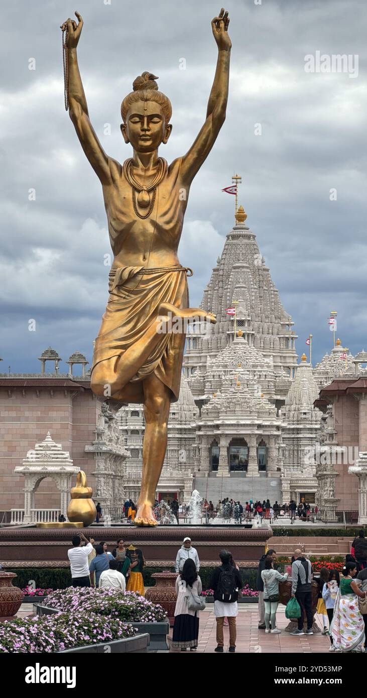 The Akshardham (BAPS Shri Swaminarayan Mandir) temple in Robbinsville ...
