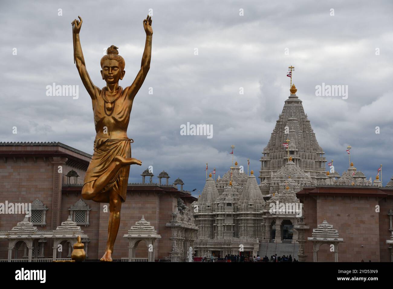 The Akshardham (BAPS Shri Swaminarayan Mandir) temple in Robbinsville ...