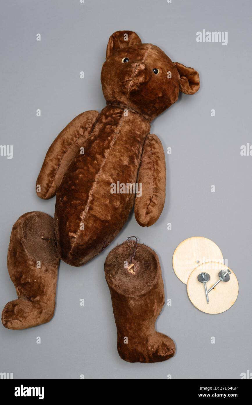 Broken teddy hi-res stock photography and images - Alamy