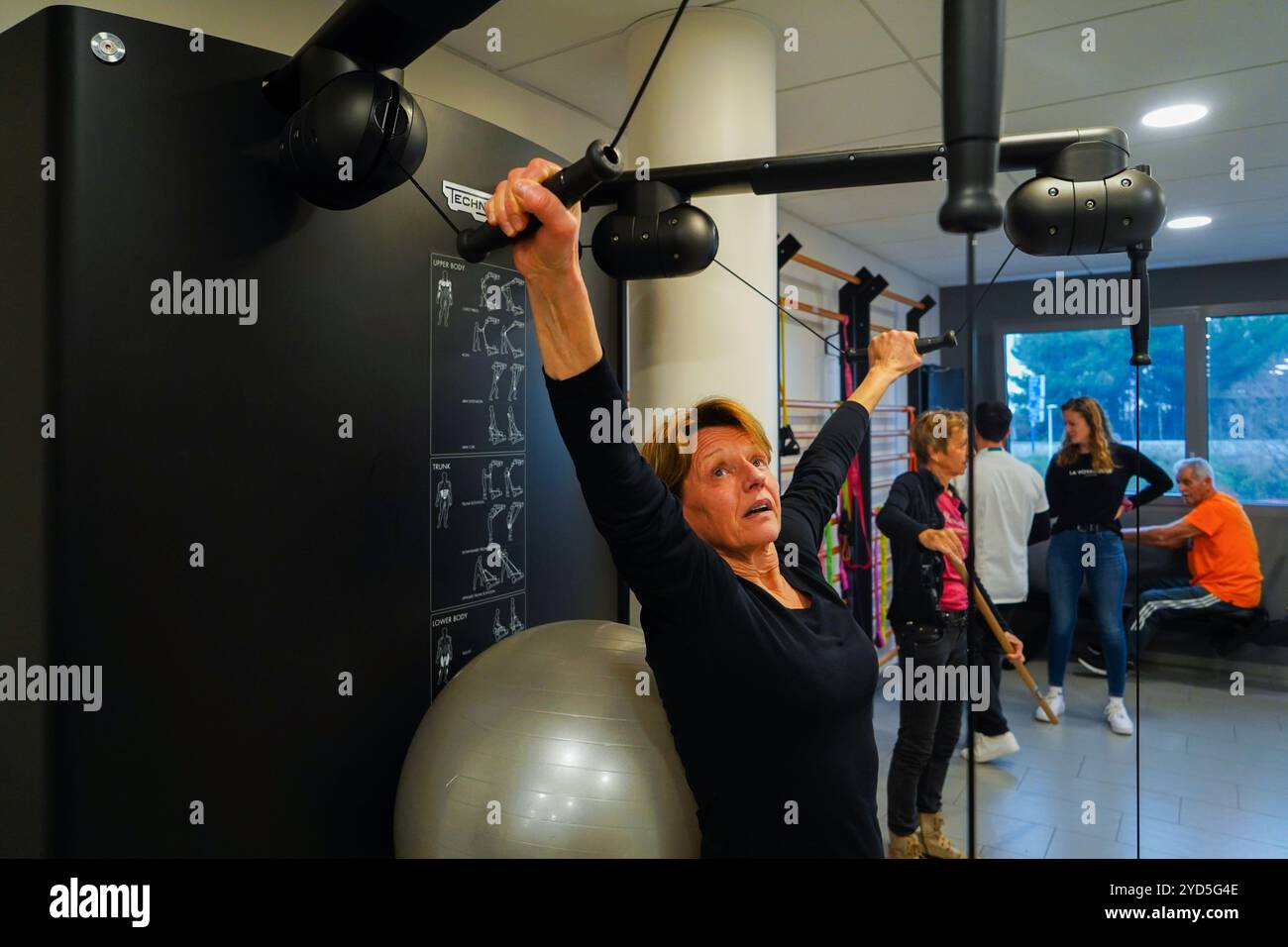 Physiotherapy center specializing in shoulder pathology before or after ...