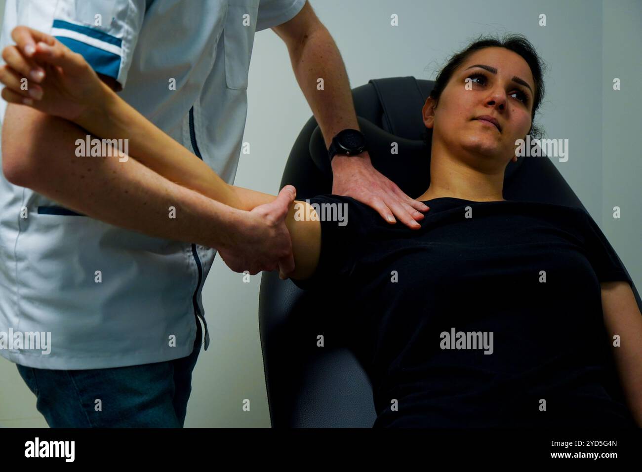 Physiotherapy center specializing in shoulder pathology before or after ...