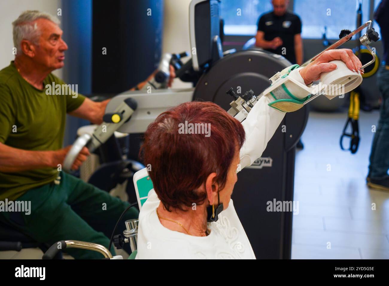 Physiotherapy center specializing in shoulder pathology before or after ...