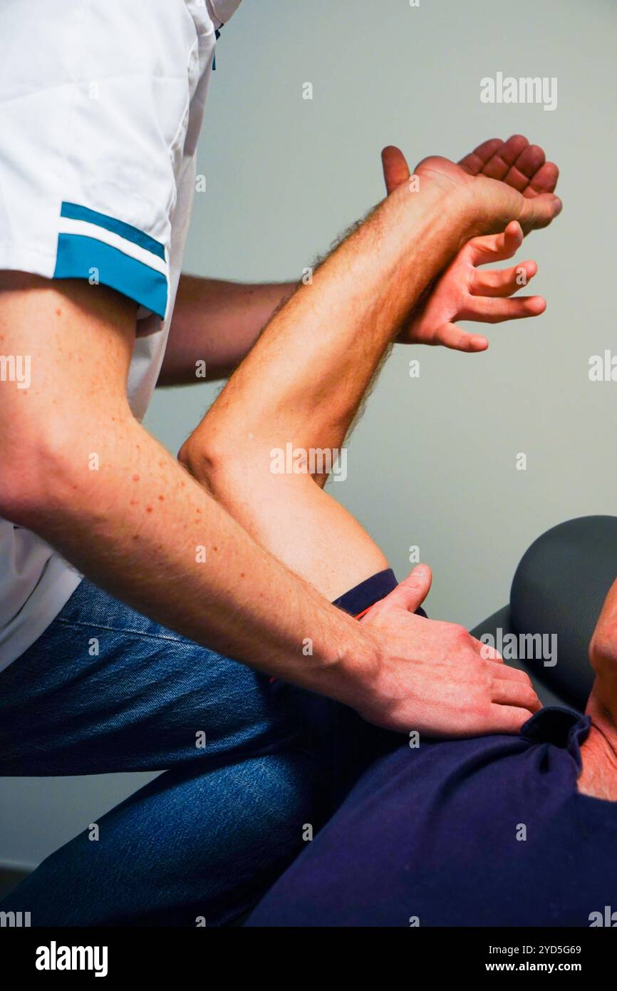 Physiotherapy center specializing in shoulder pathology before or after ...