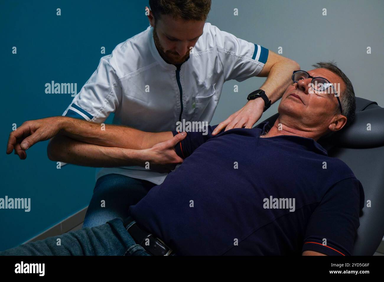 Physiotherapy center specializing in shoulder pathology before or after ...