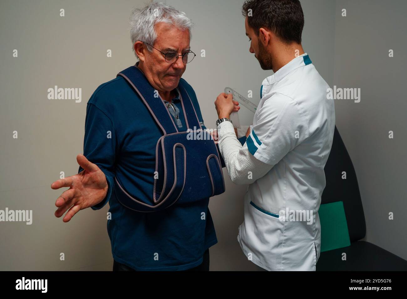 Physiotherapy center specializing in shoulder pathology before or after ...