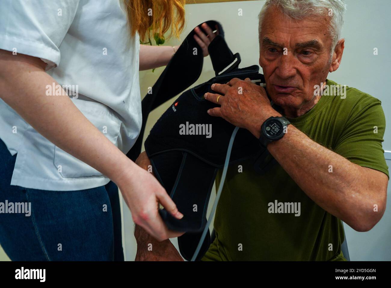 Physiotherapy center specializing in shoulder pathology before or after ...