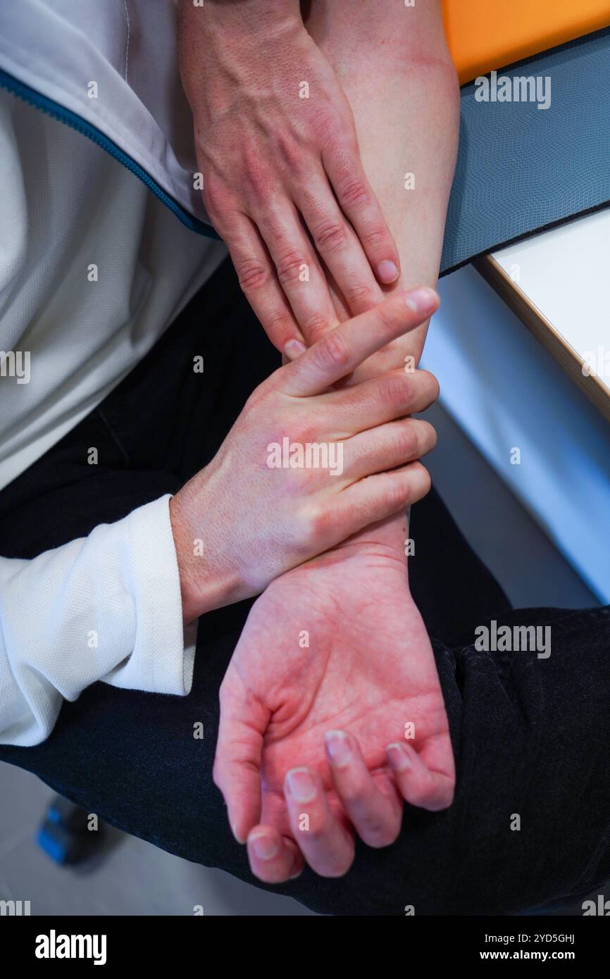 Physiotherapy center specializing in shoulder pathology before or after ...