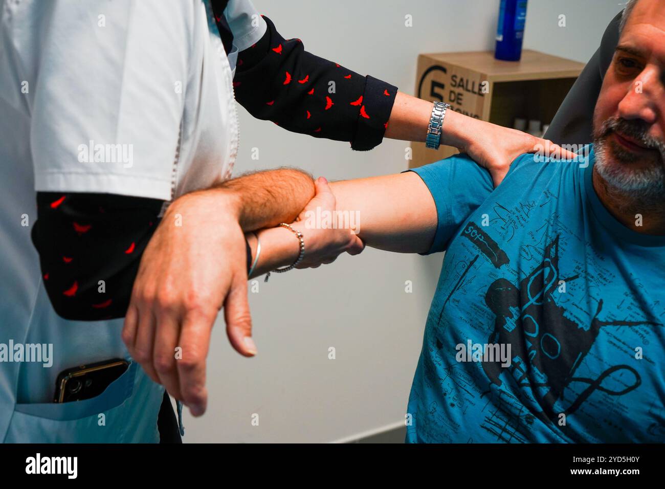 Physiotherapy center specializing in shoulder pathology before or after ...