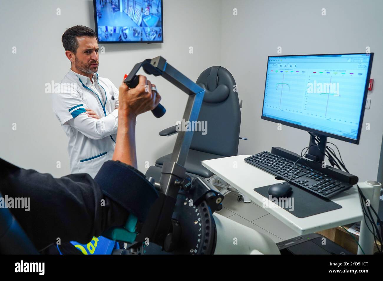 Physiotherapy center specializing in shoulder pathology before or after ...