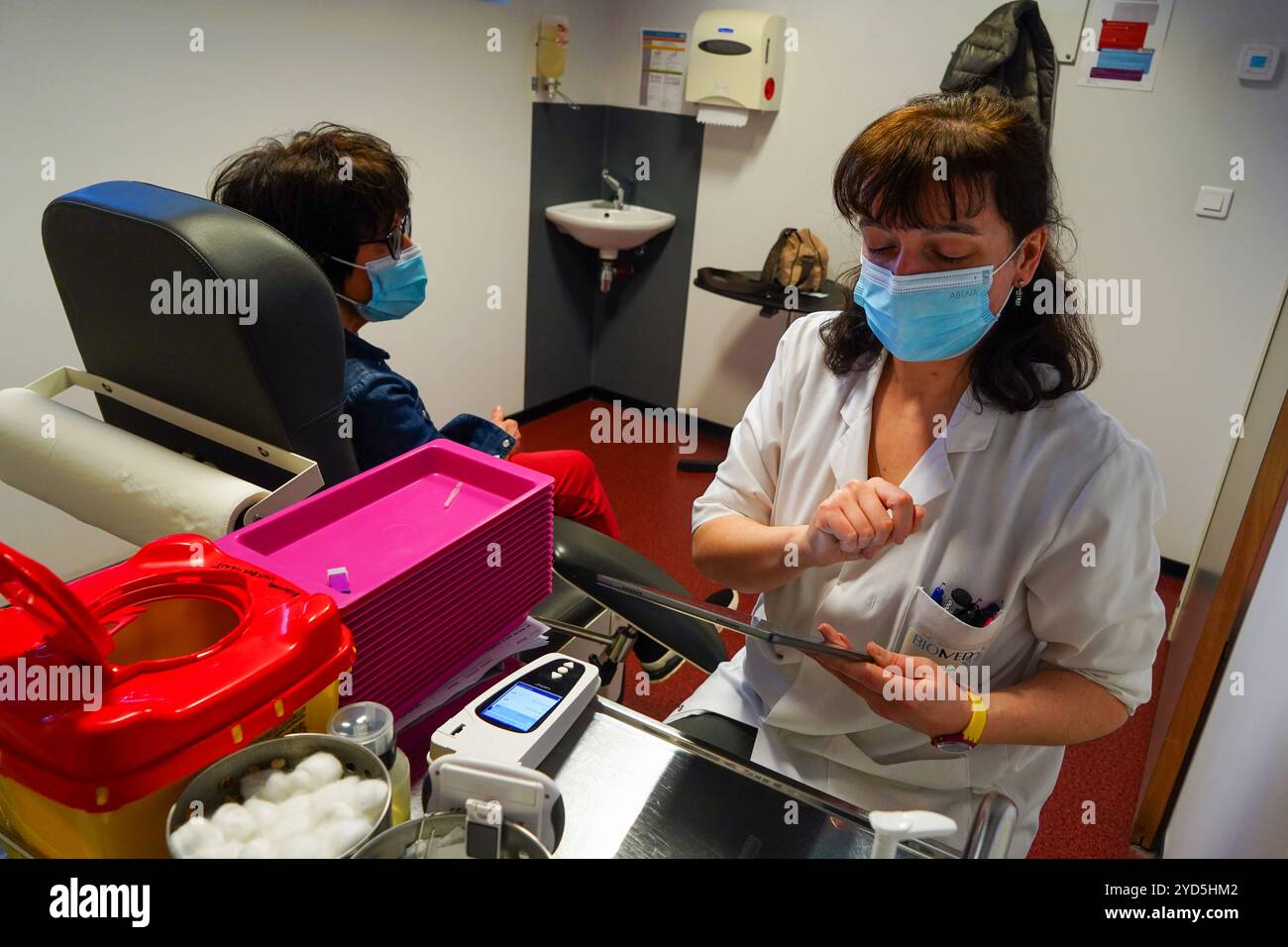 Blood analyzes in a laboratory with the LabPad system, a portable ...