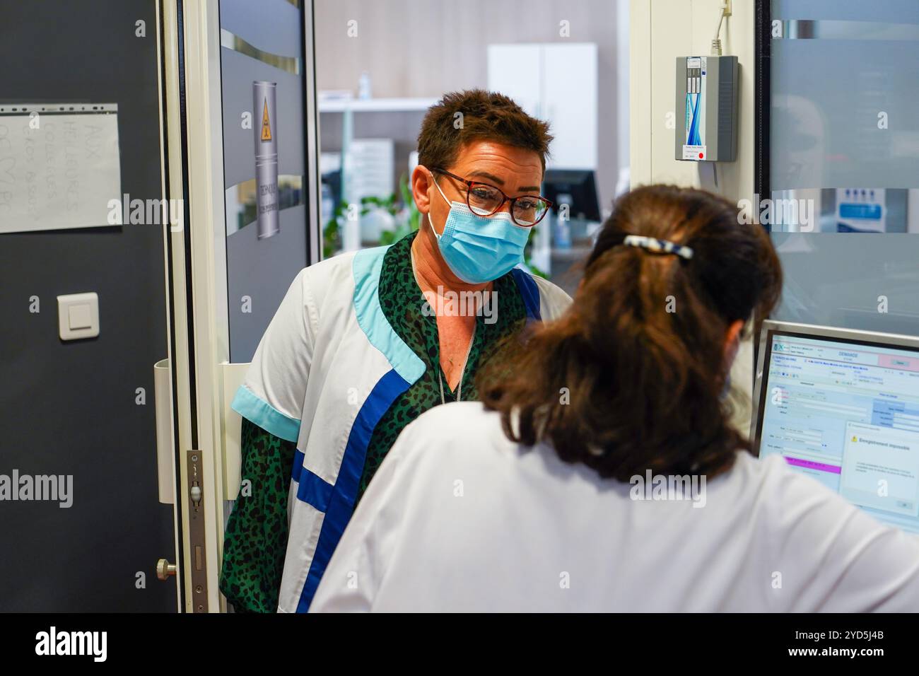 Medical analysis laboratory.ical analysis laboratory technicians Stock ...