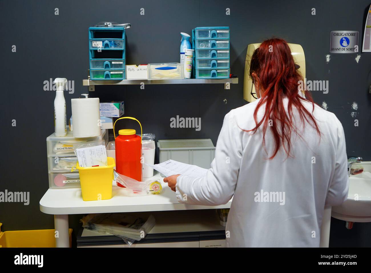 Medical Analysis Laboratory. Biomedical Analysis Technicians Stock ...