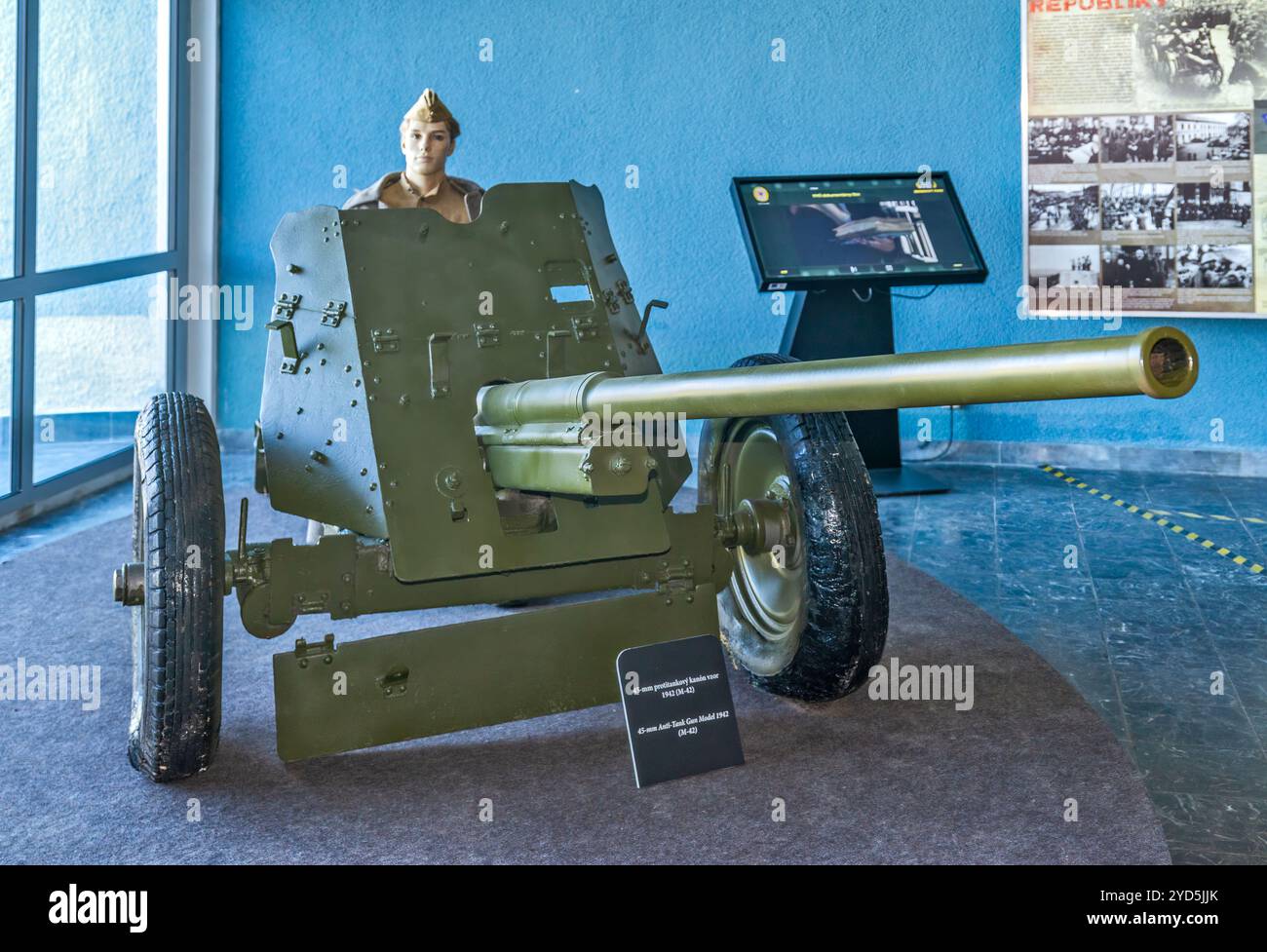 45 mm anti-tank gun M1942 (M-42), Soviet gun, Military History Museum ...