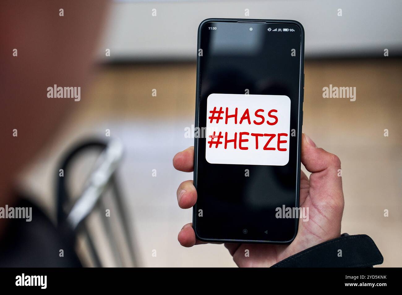 Cyber gewalt hi-res stock photography and images - Alamy