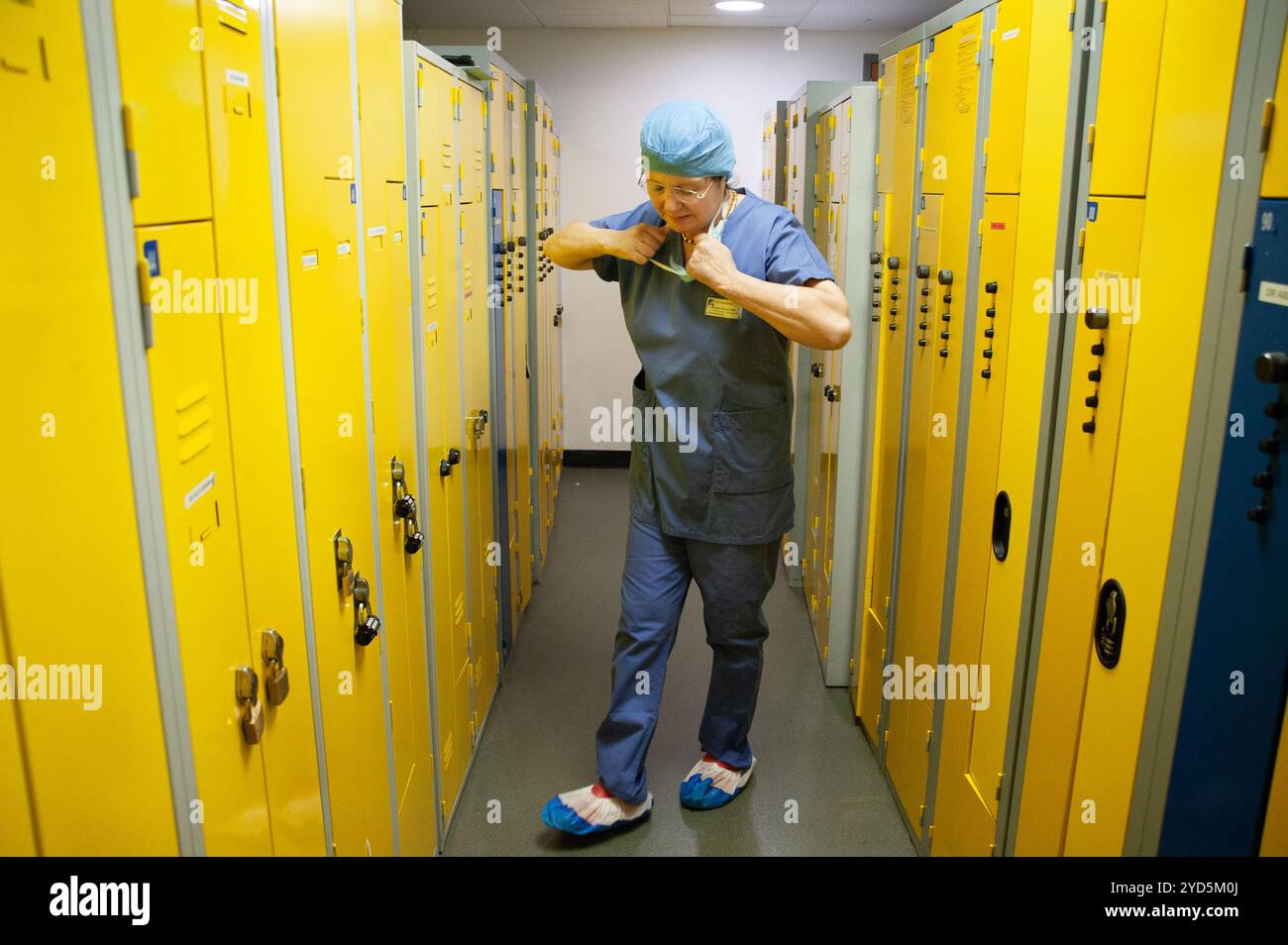 Changing room for healthcare workers Stock Photo - Alamy