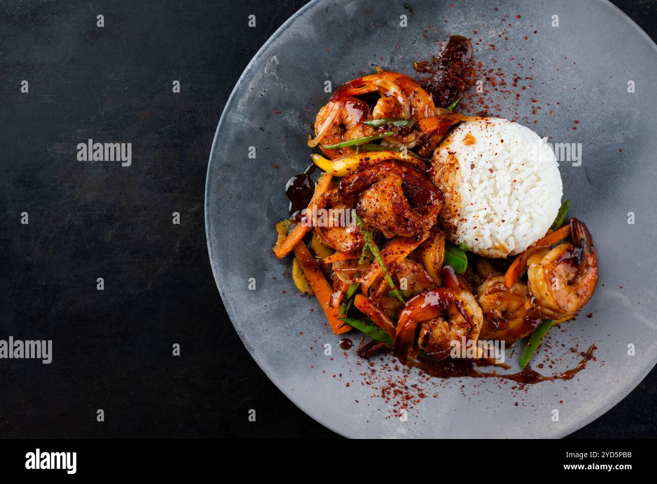 Traditional Thai fried king prawns with vegetable Stock Photo - Alamy