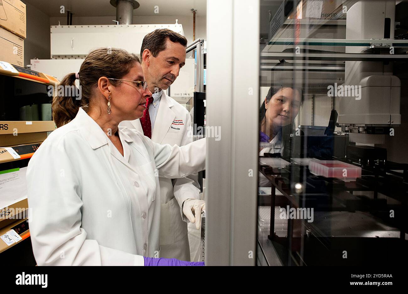 VRC scientists working with a Biomek Nxp robot Stock Photo - Alamy