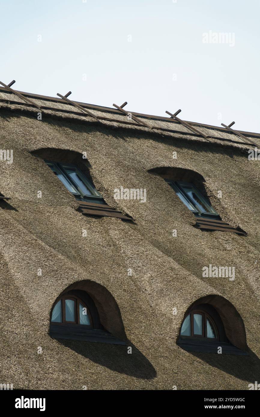 Beautiful thatched roof hut hi-res stock photography and images - Alamy