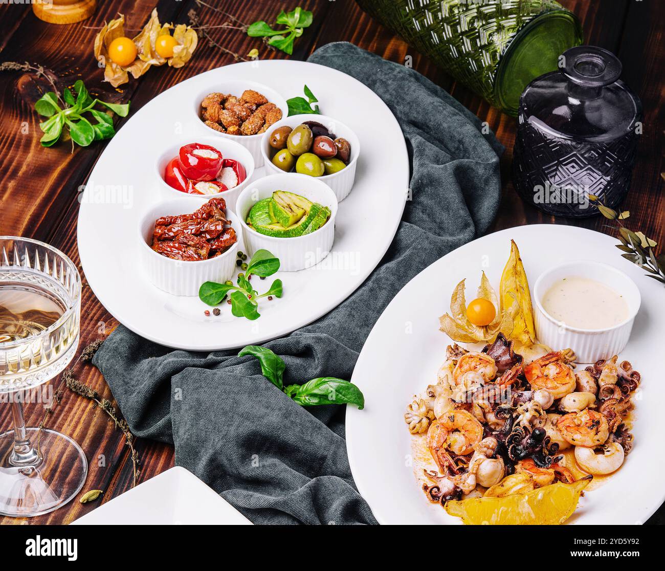 Various seafood plate hi-res stock photography and images - Alamy