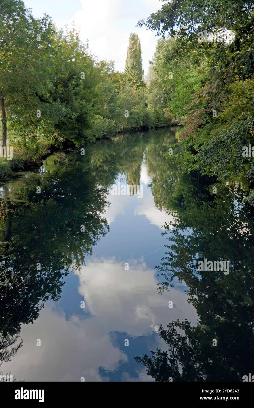 View of the River Eure, Chartres, France Stock Photo - Alamy
