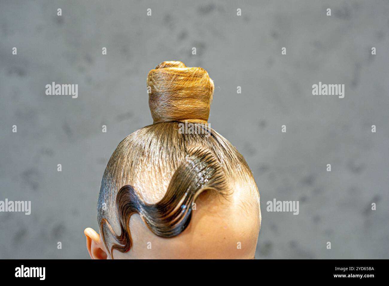 Netted bun hi-res stock photography and images - Alamy