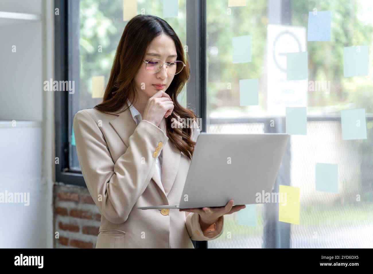 Business entrepreneur office computer hi-res stock photography and ...
