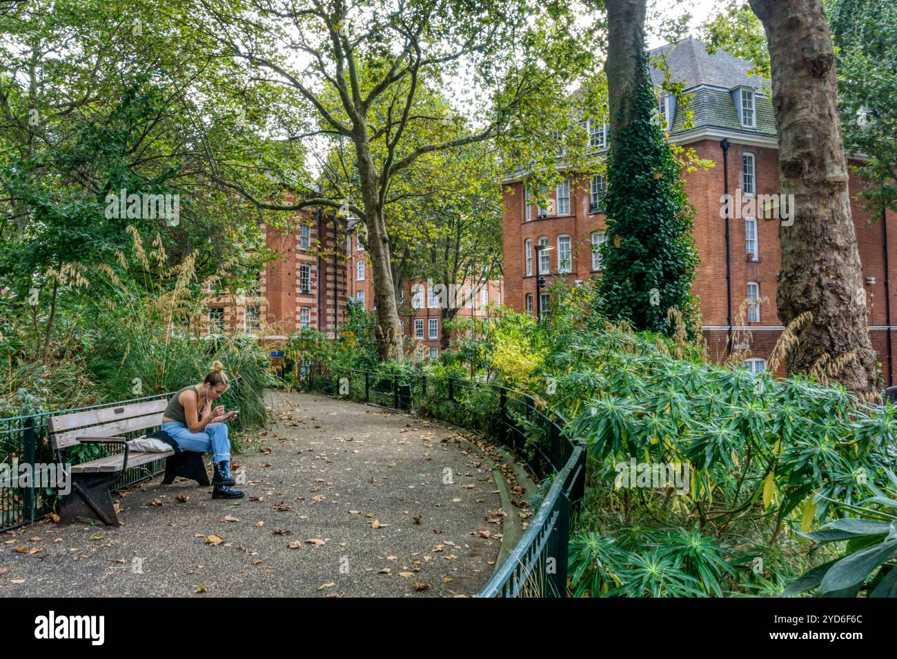 Tower hamlets council estate hi-res stock photography and images - Alamy