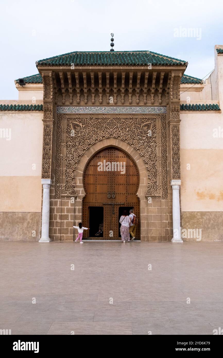 Gate of th mausoleum of Moulay Ismail with Islamic architecture and the ...