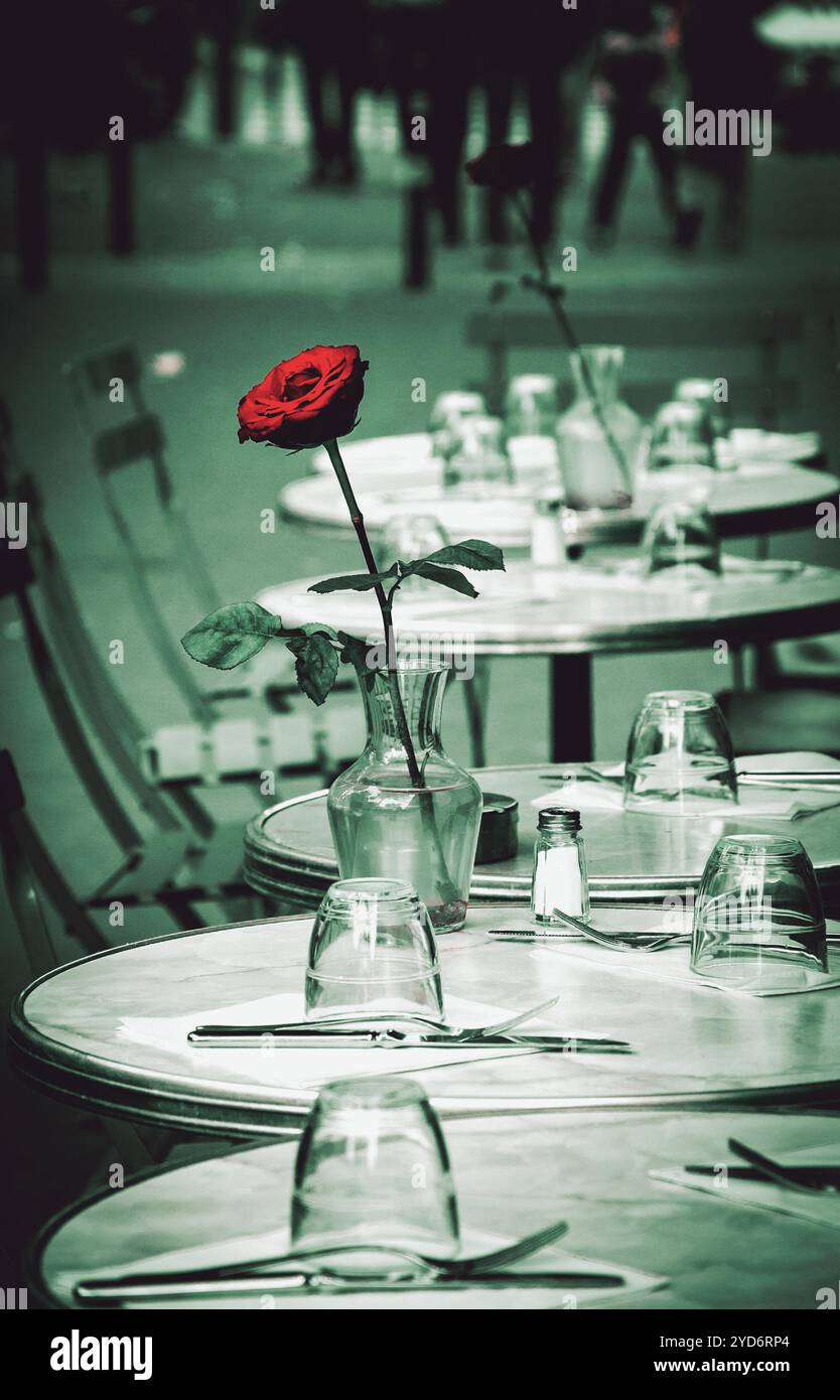 Moody parisian restaurant hi-res stock photography and images - Alamy