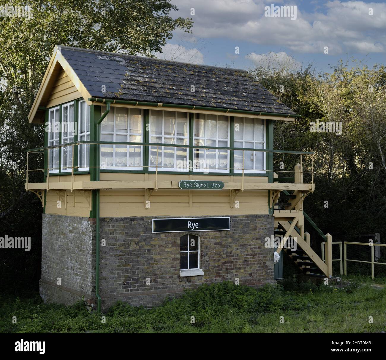 Rye signal box hi-res stock photography and images - Alamy