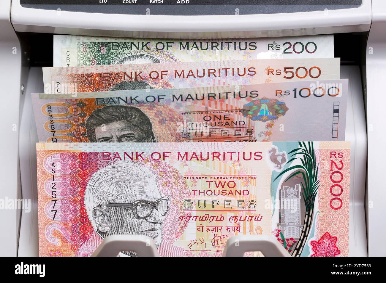 Mauritian rupee in a counting machine Stock Photo - Alamy
