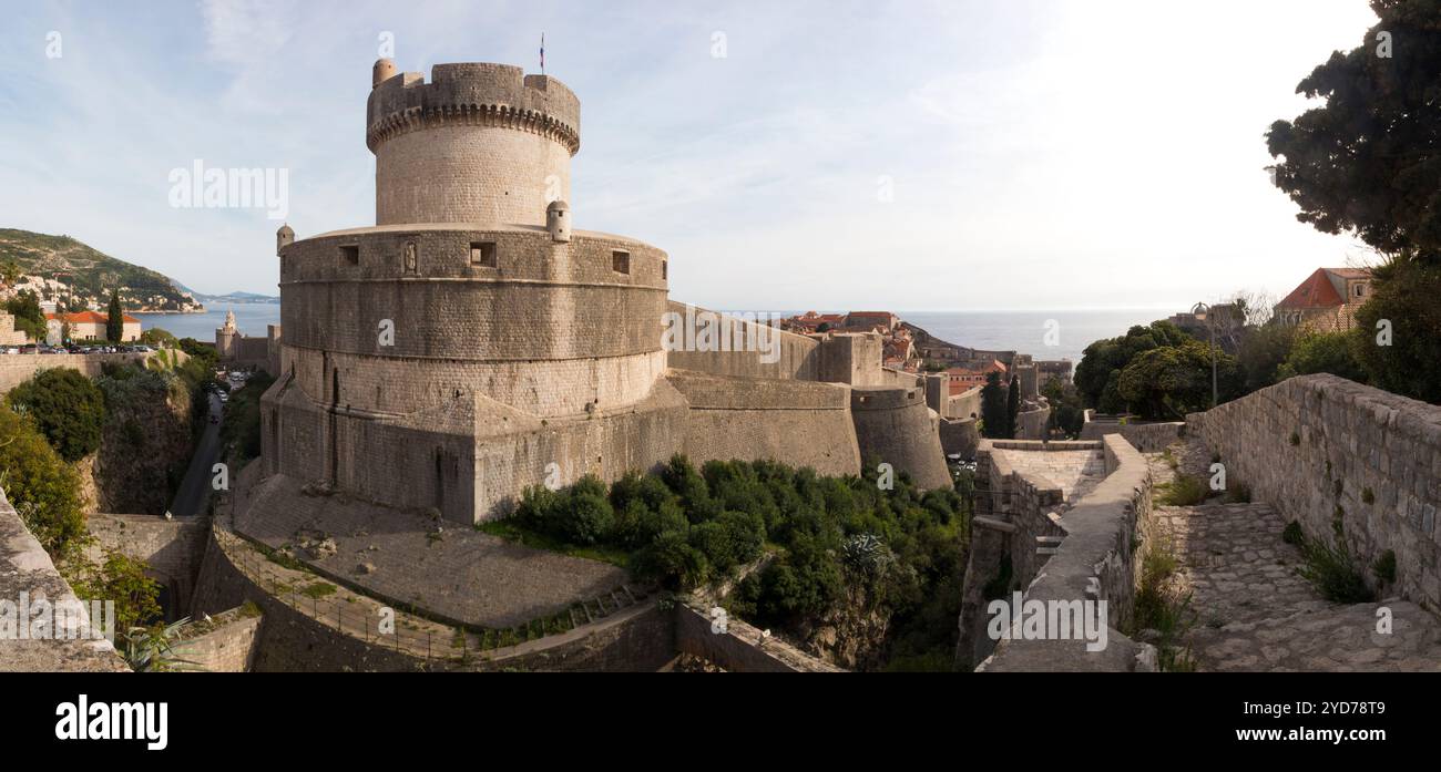 Panorama / panoramic view of the city walls including the Minčeta Tower ...