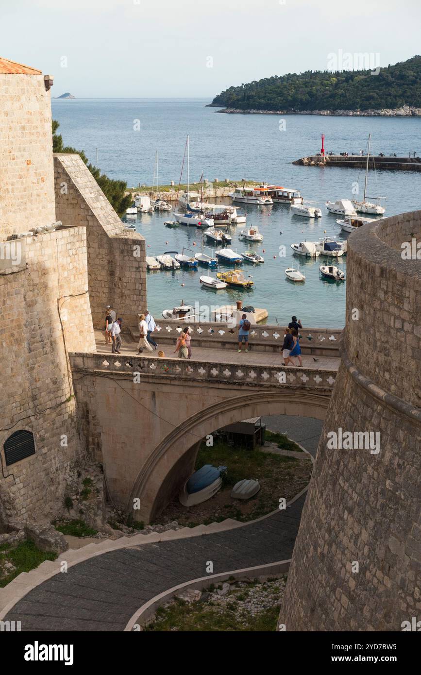 Revelin bridge leading from the main Eastern side entrance through ...
