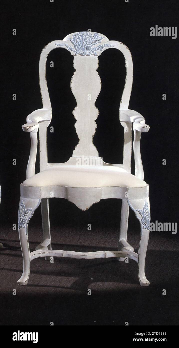 English queen anne chair hi-res stock photography and images - Alamy