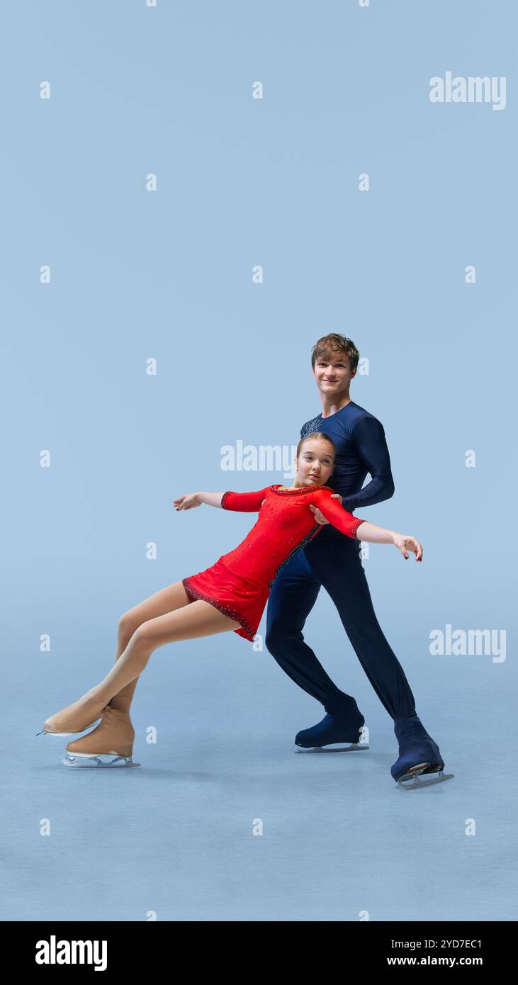 Figure skaters routine hi-res stock photography and images - Alamy