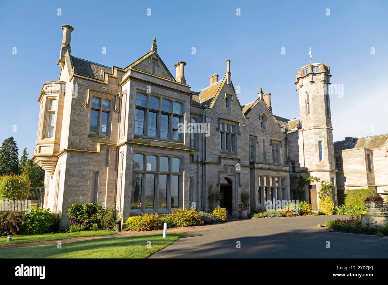 The facade of the mansion that holds the reception of SCHLOSS Roxburghe ...