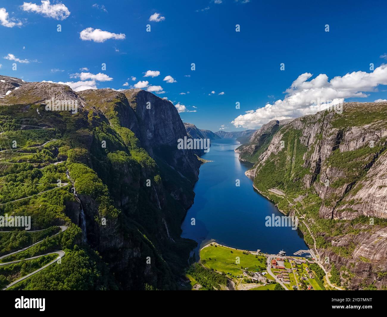 Winding through breathtaking landscape norway hi-res stock photography ...