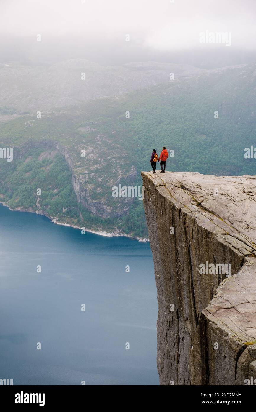 Two individuals stand edge hi-res stock photography and images - Alamy