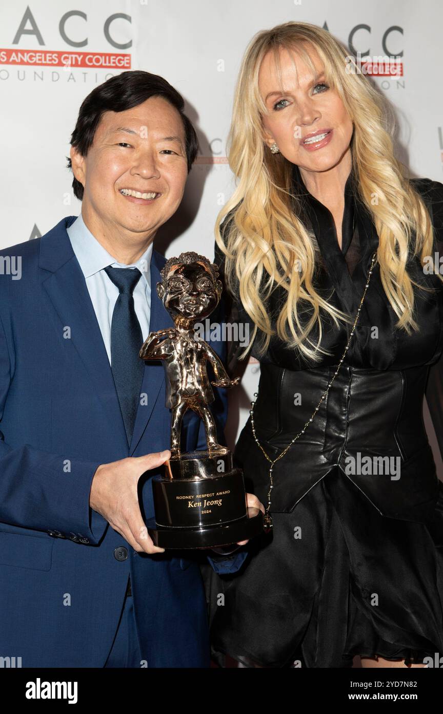 Ken Jeong und Joan Dangerfield bei der Los Angeles City College Foundation Gala 2024 mit der ...