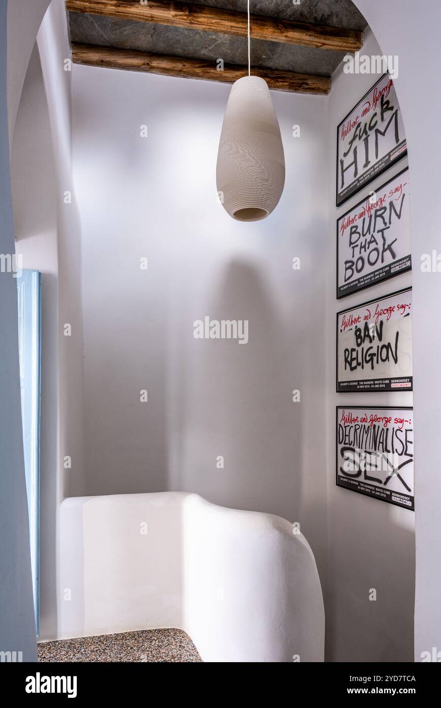 Pendant light with signs of rebellion in historic house on the Island ...