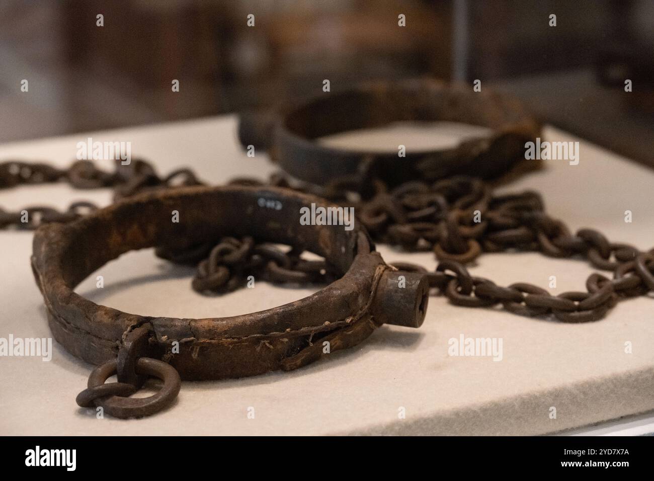 Slave chains collar hi-res stock photography and images - Alamy