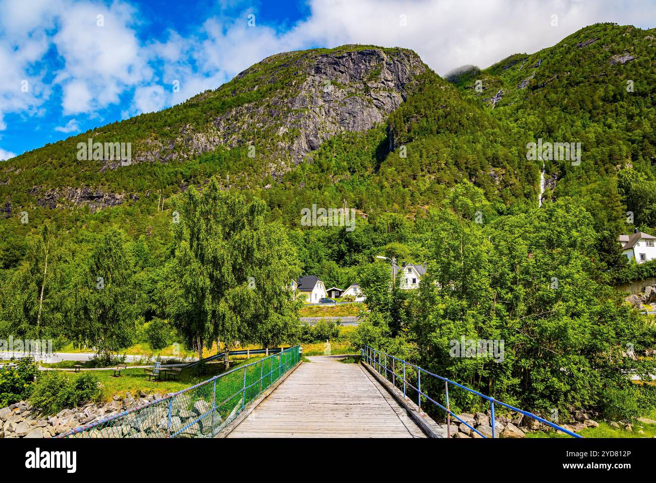 Shiny bridge hi-res stock photography and images - Alamy