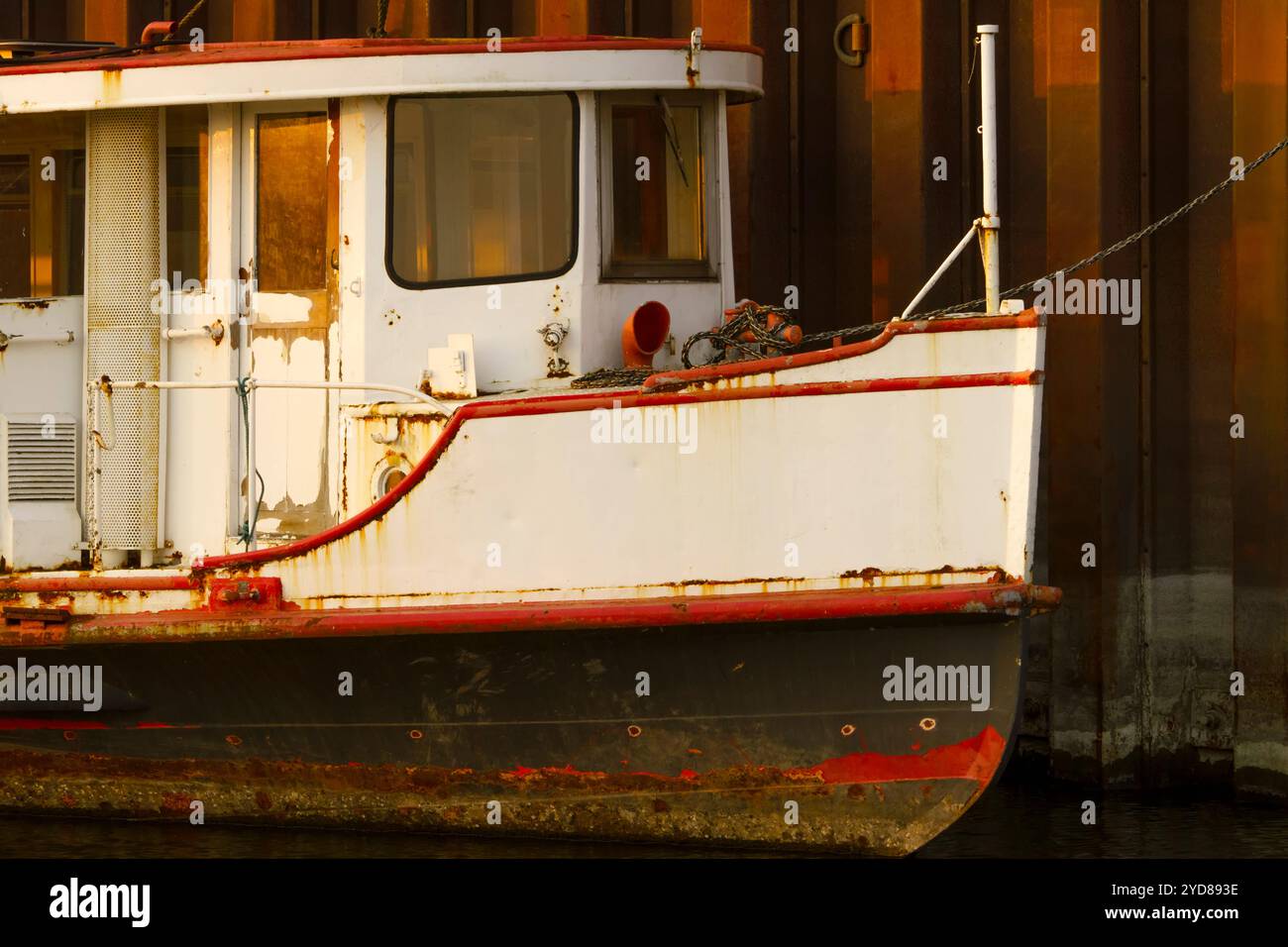 Vintage old ship engine hi-res stock photography and images - Alamy