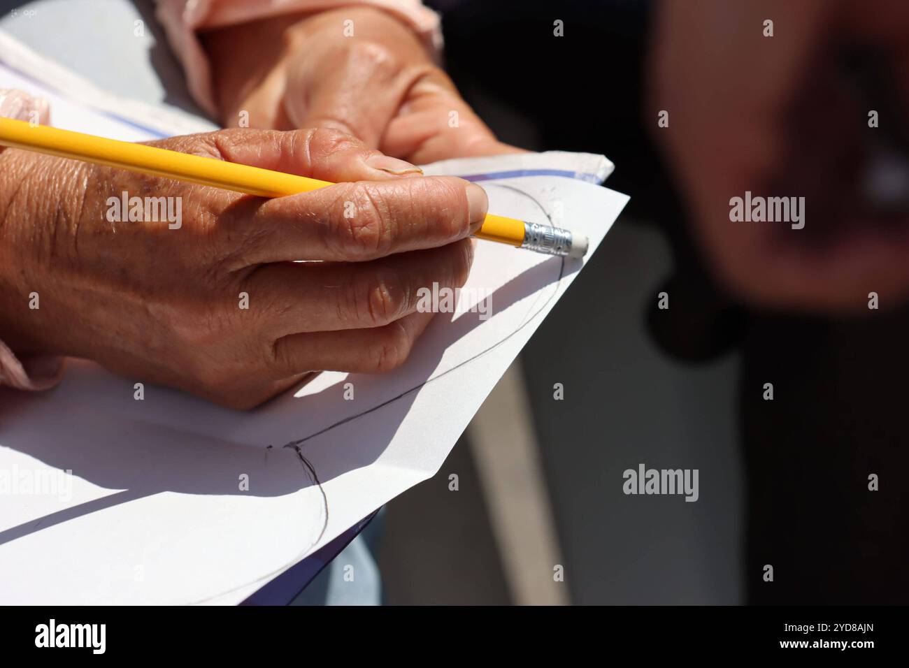 UIO GUINNESS DRAWING RECORD Quito, October 25, 2024 Hundreds of people ...