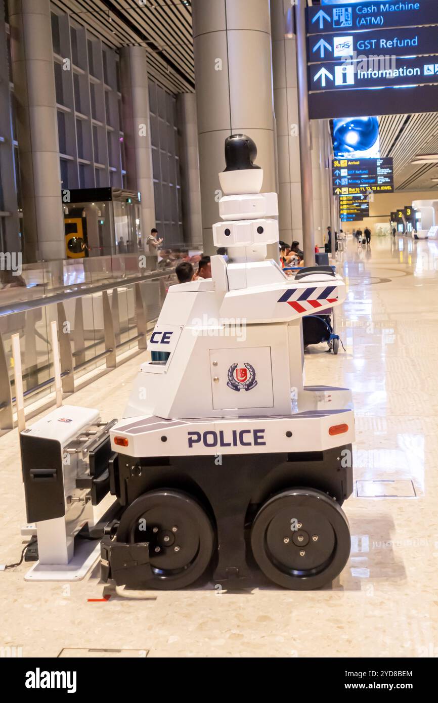 Police robot, Singapore Changi Airport Terminal 4 Stock Photo - Alamy
